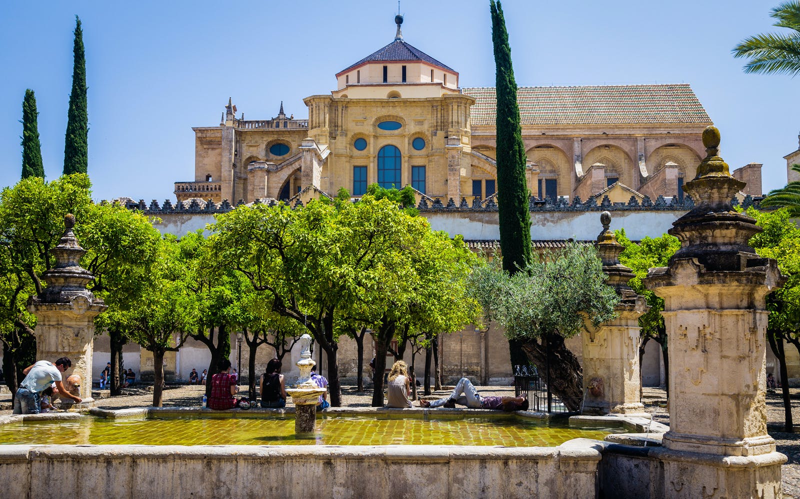 What you need to know before entering the Cordoba Mosque | ZumTrip