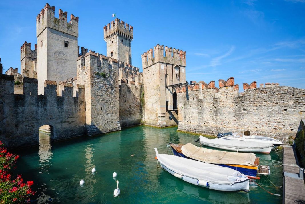The 20 most impressive castles in Europe | ZumTrip