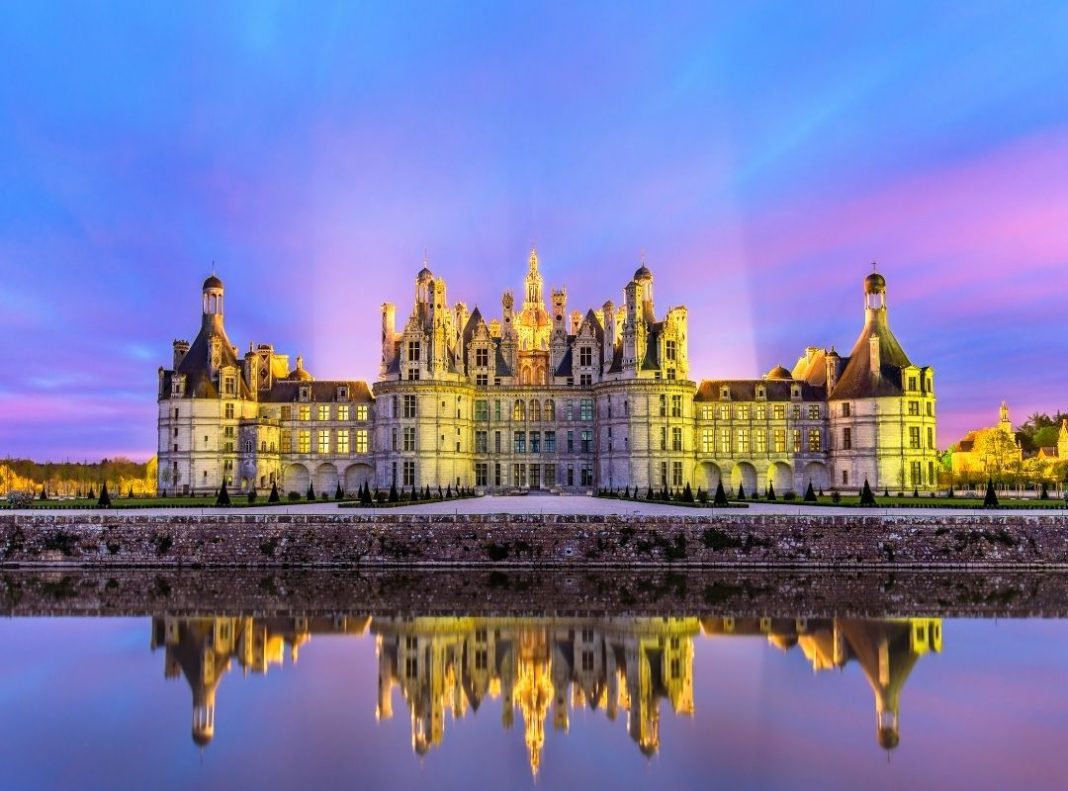 Top 10 largest castles in the world | ZumTrip